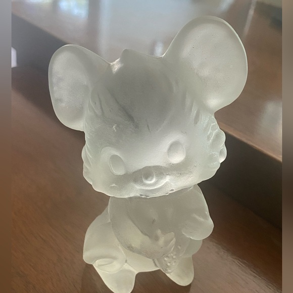 Accents | Adorable Vintage Crystal Frosted Mouse Figurine Holding ...